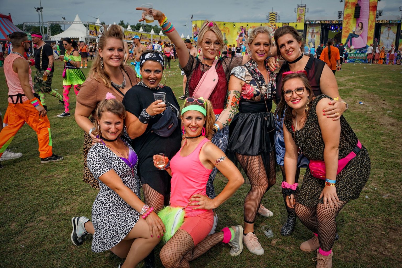 Kamping Kitsch Club fotodump Part II: De Hot Chicks + AFTERMOVIE | MenStyle